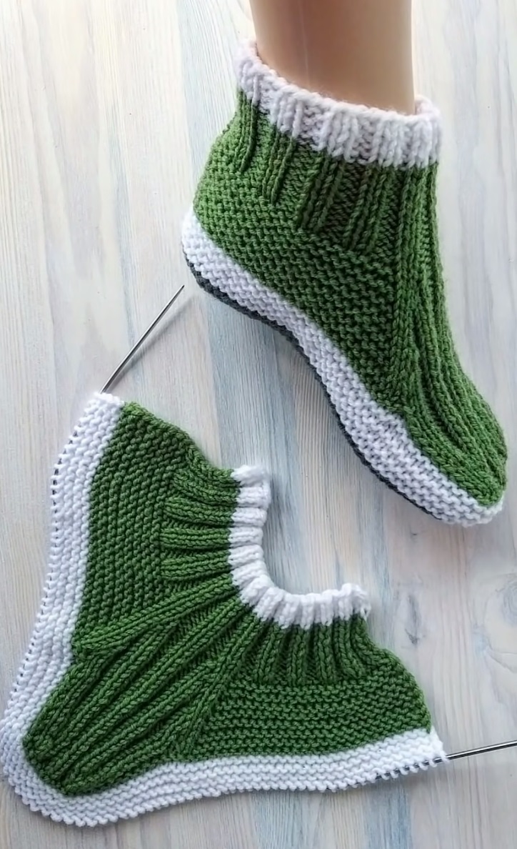 How to Knit Folded Slippers – Design Peak